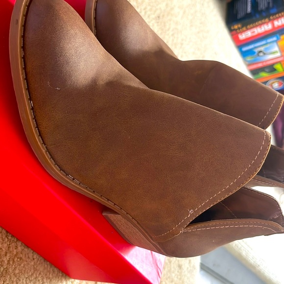 Universal Thread | Shoes | Universal Thread | Poshmark